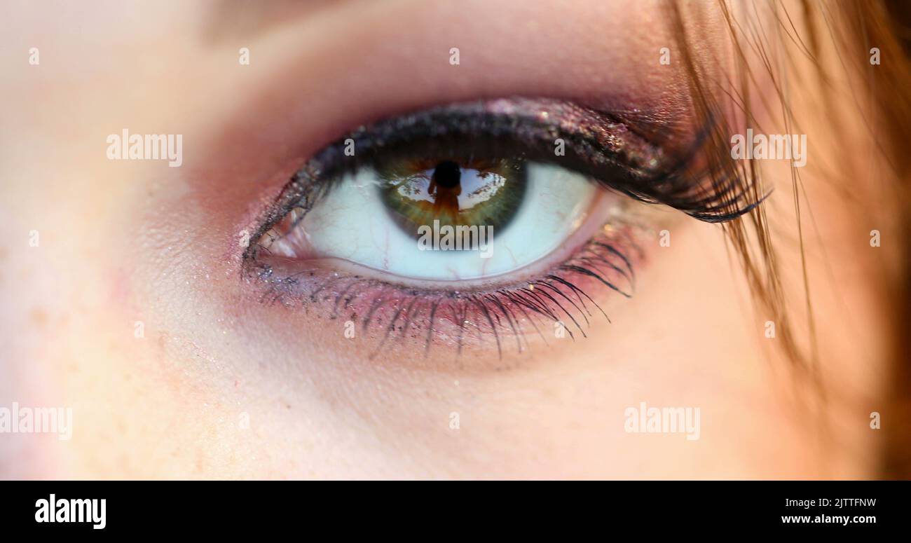 Eye open and closing hi-res stock photography and images - Alamy