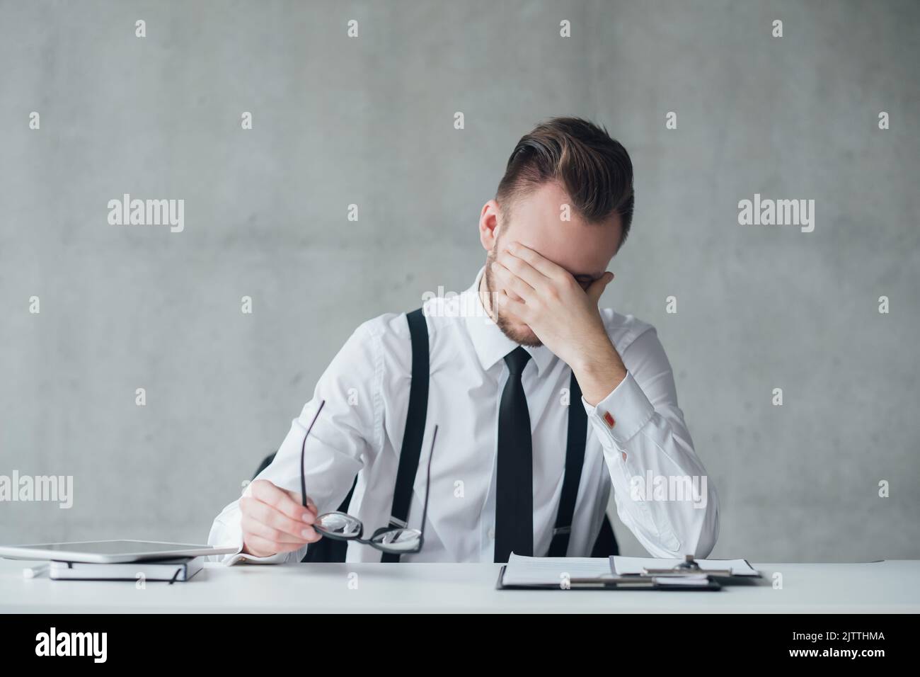 Office routine hi-res stock photography and images - Alamy