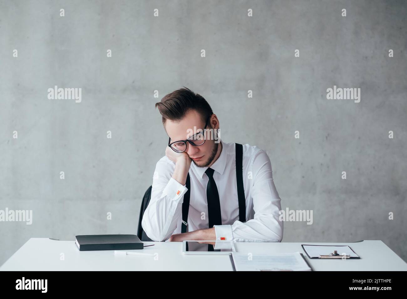 Office routine hi-res stock photography and images - Alamy