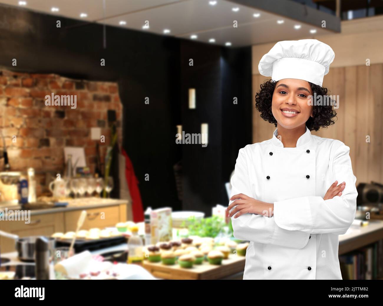Female baker african american hi-res stock photography and images - Alamy