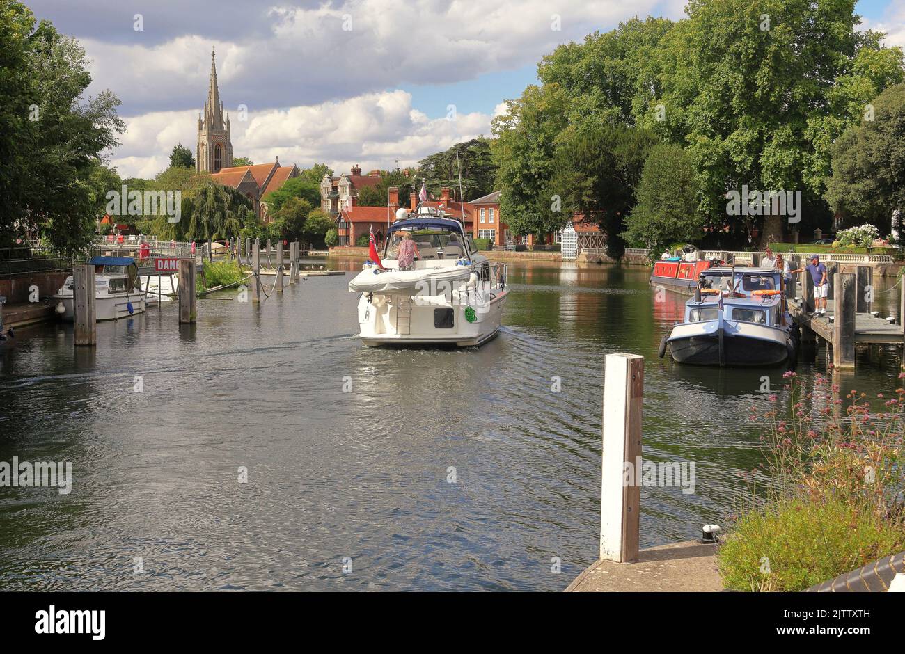 The River Thames at Marlow with Bridge and church Stock Photo - Alamy