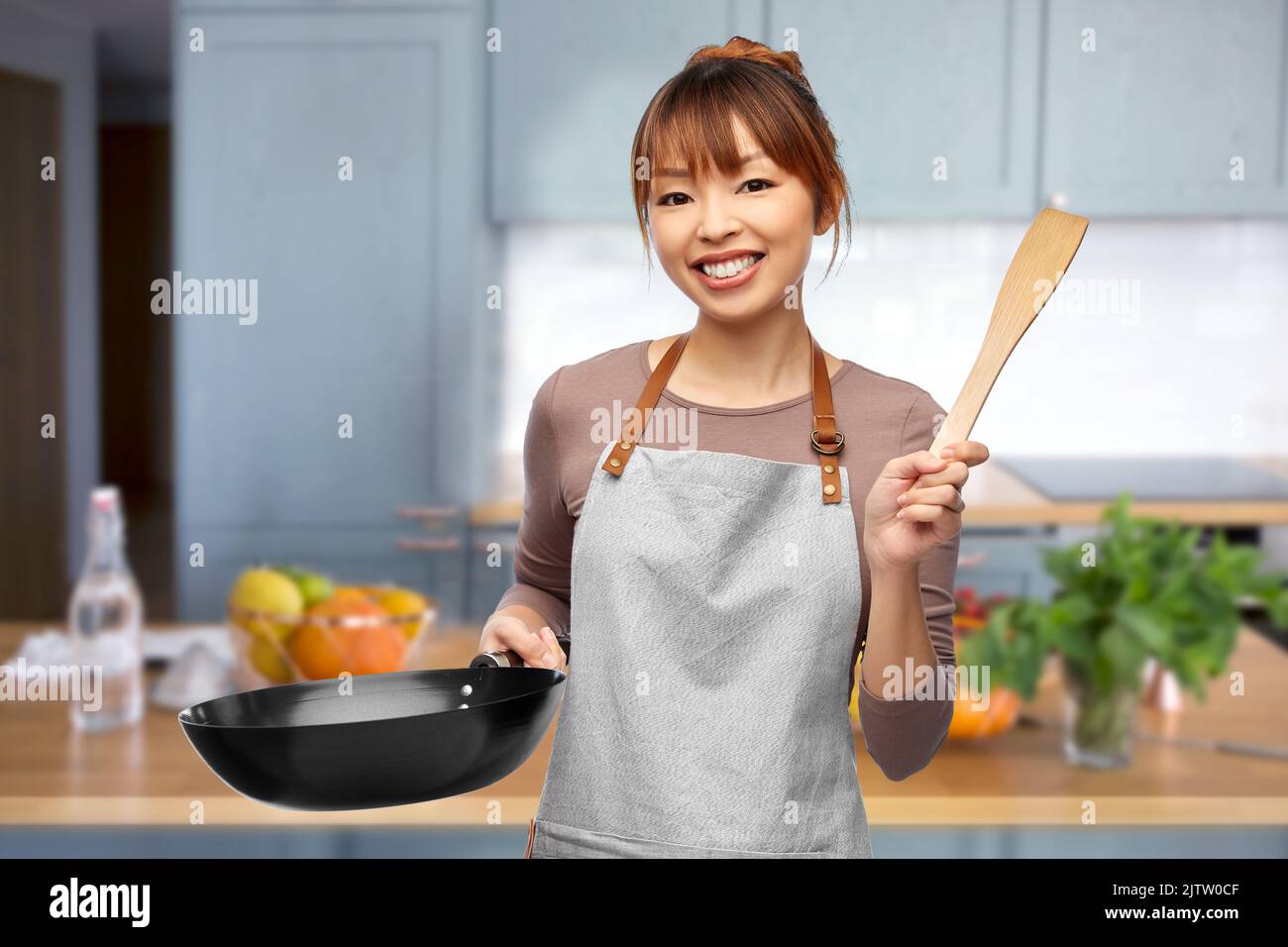 Frying pan in kitchen hi-res stock photography and images - Alamy