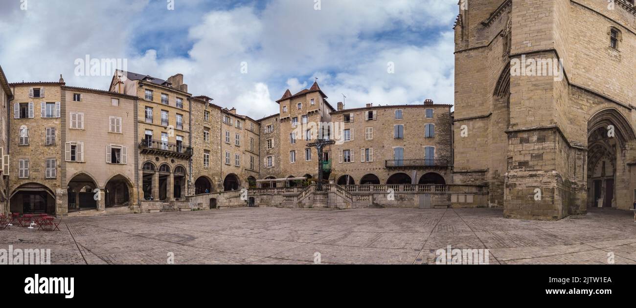 Vue panoramique de la place Notre-Dame Stock Photo - Alamy