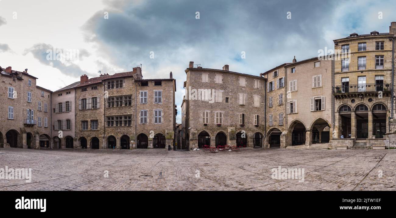 Vue panoramique de la place Notre-Dame Stock Photo - Alamy