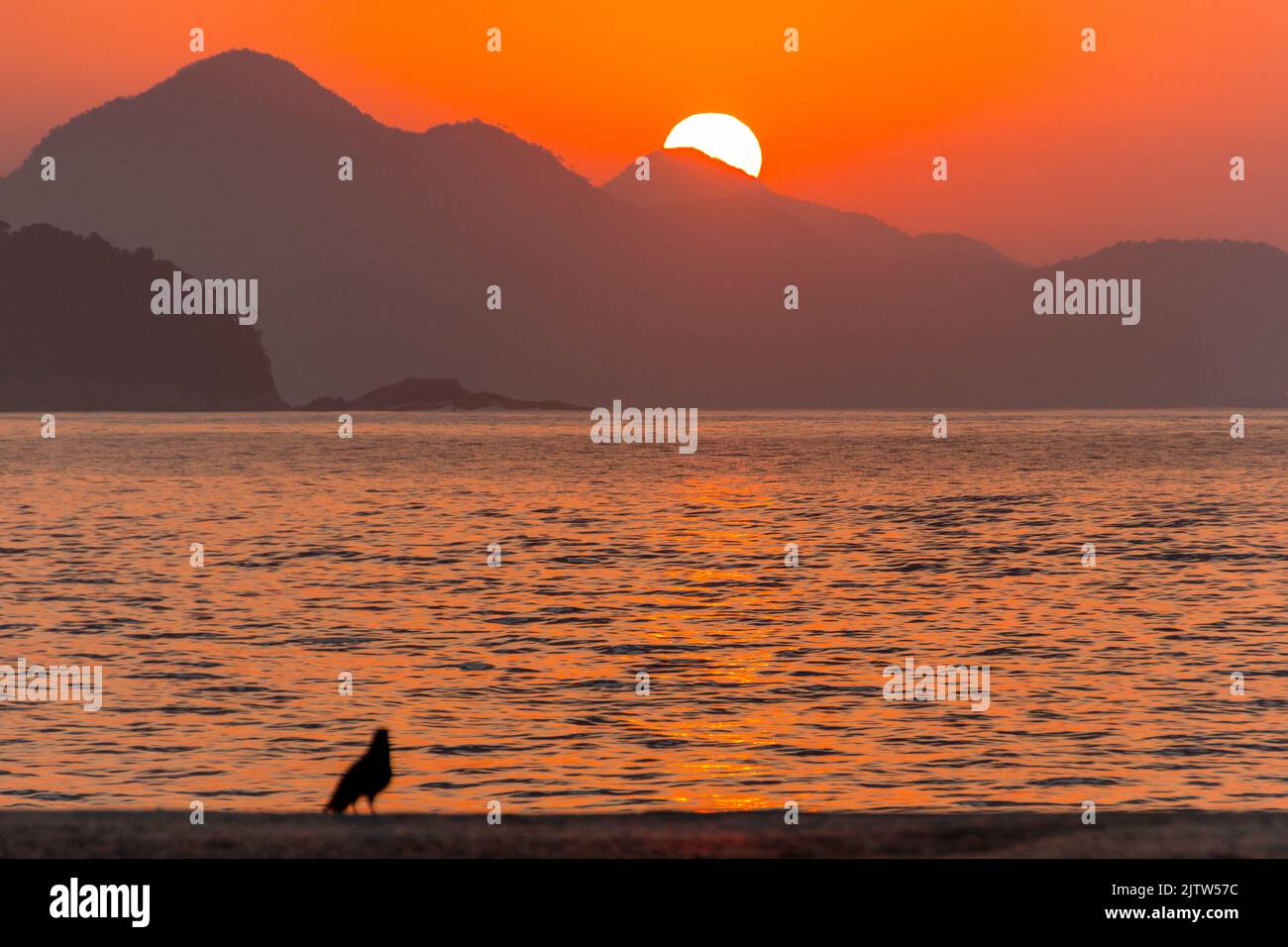 Inspirational sunrise beach hi-res stock photography and images - Alamy