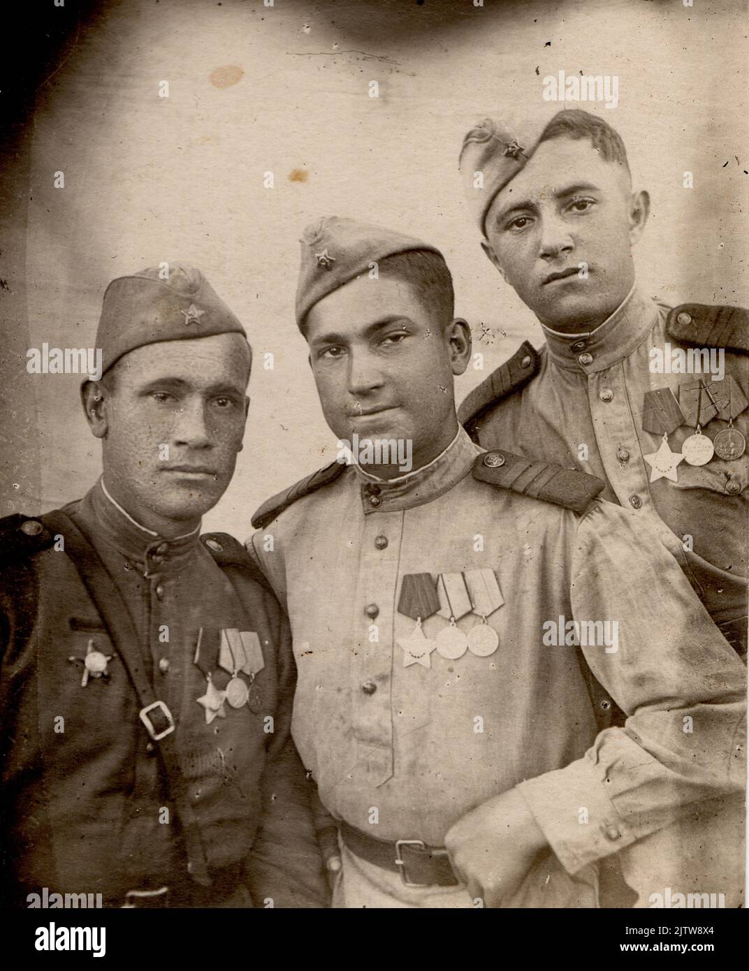 USSR, LENINGRAD - 08.08.1944: Vintage photo of a portrait of soldiers ...