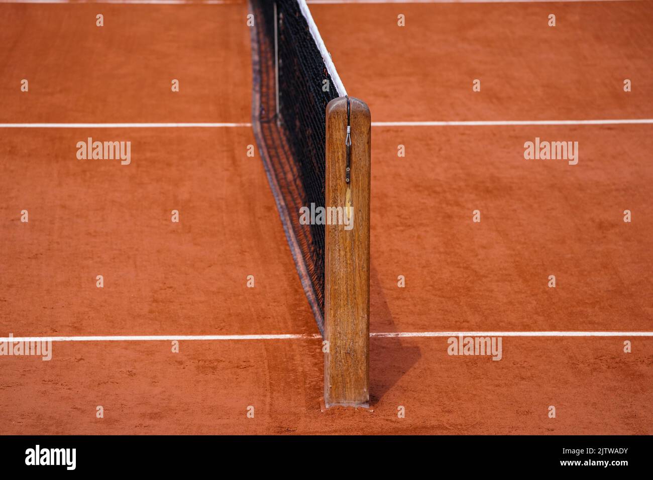 Red clay tennis court Stock Photo - Alamy