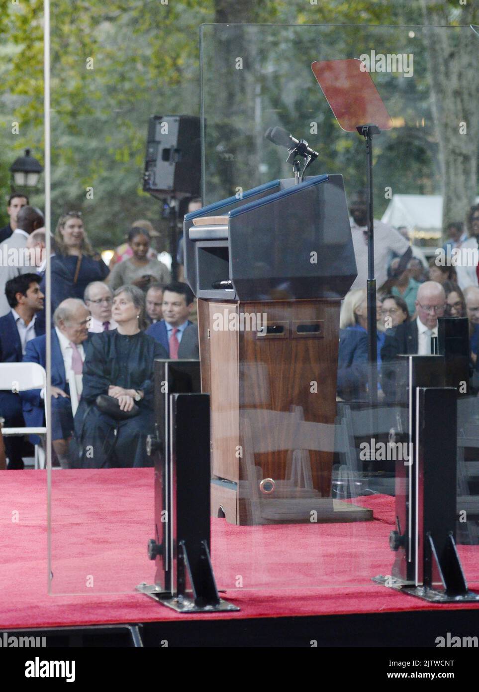 President biden speech podium hi-res stock photography and images - Alamy