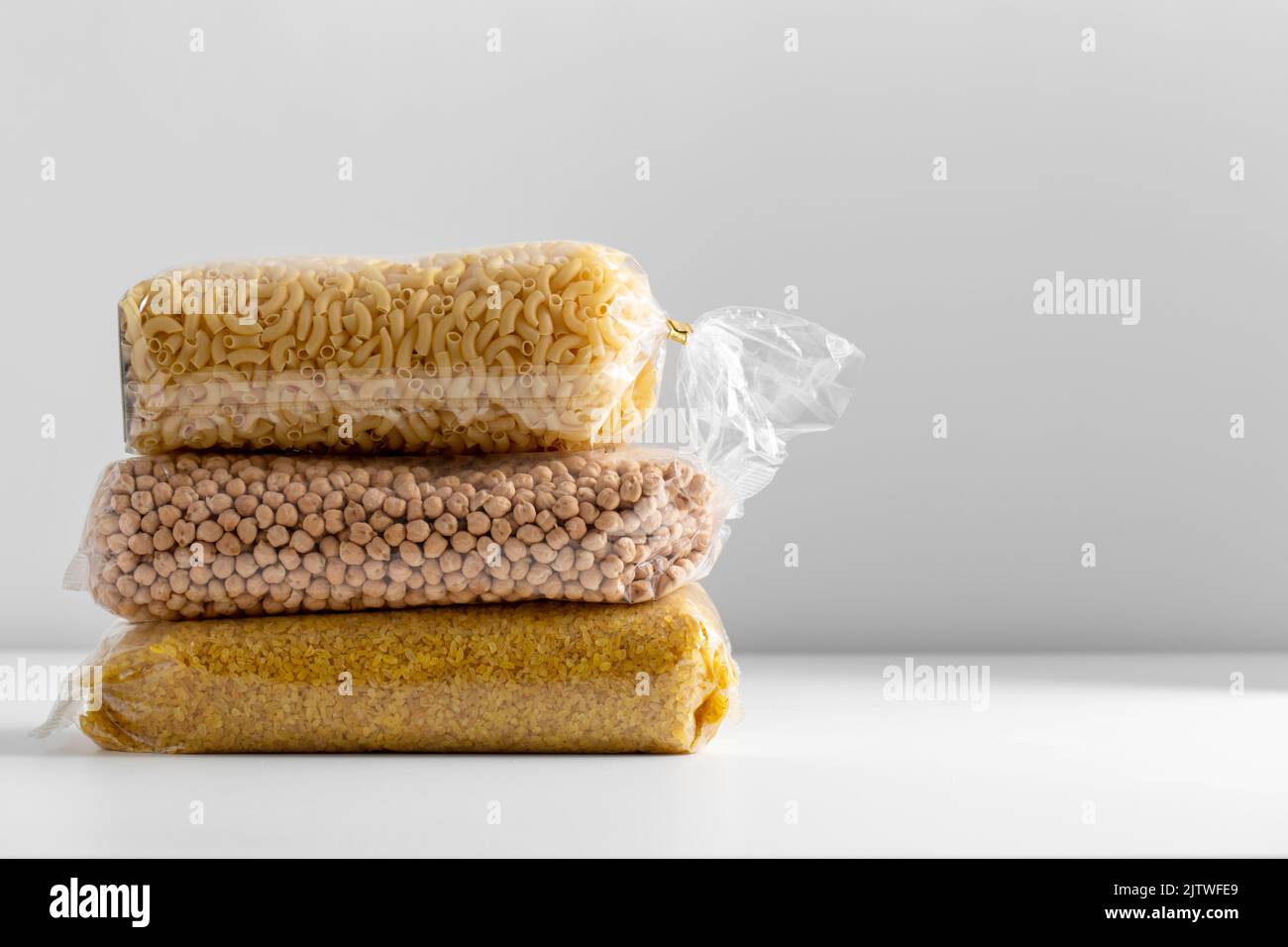 Bags of pasta hi-res stock photography and images - Alamy