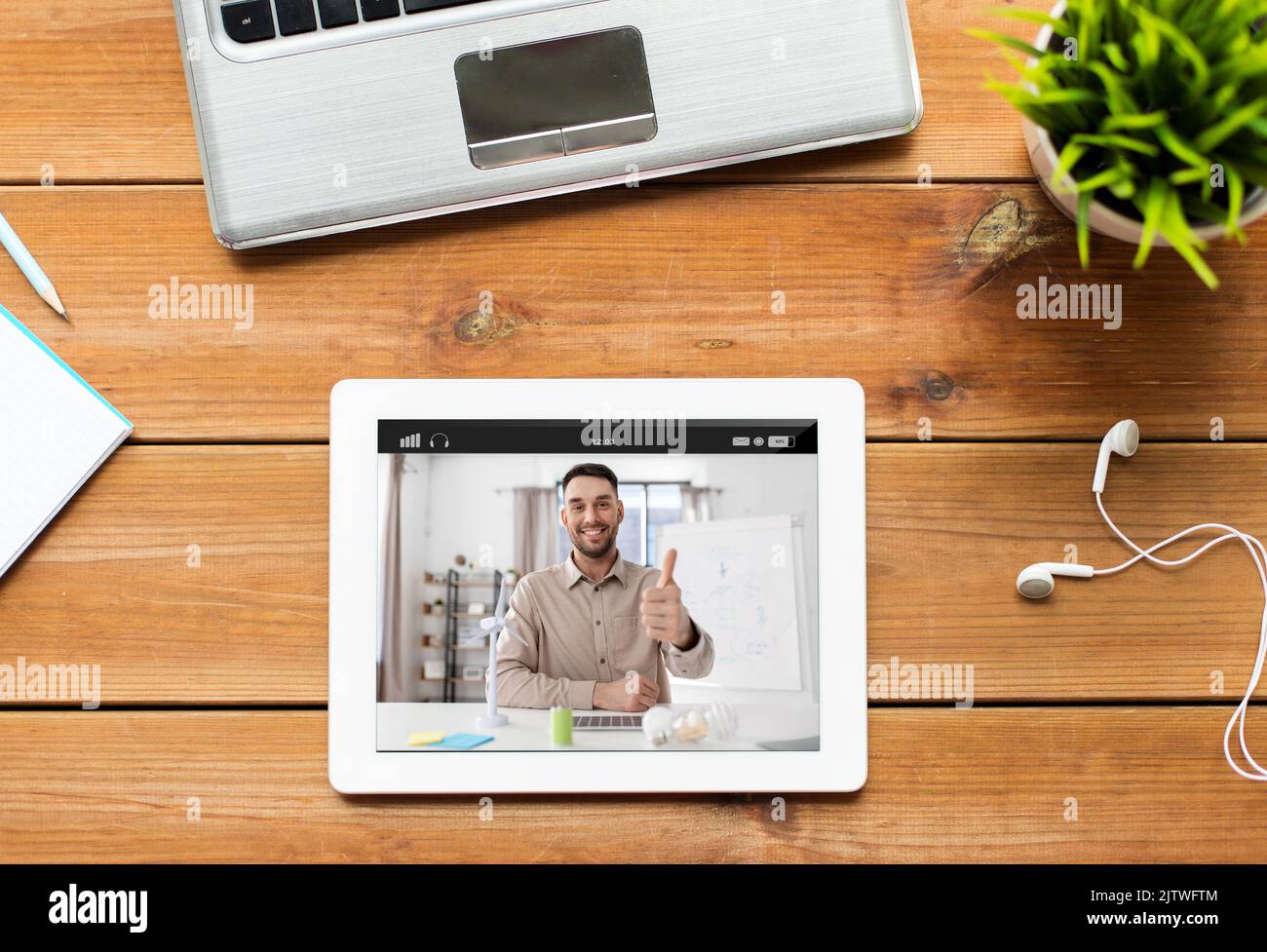 Screen science lecture man hi-res stock photography and images - Alamy