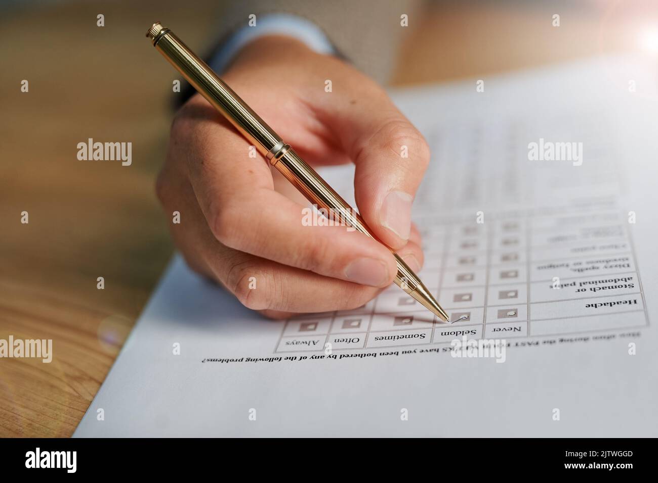 Filling out questionnaire hi-res stock photography and images - Alamy