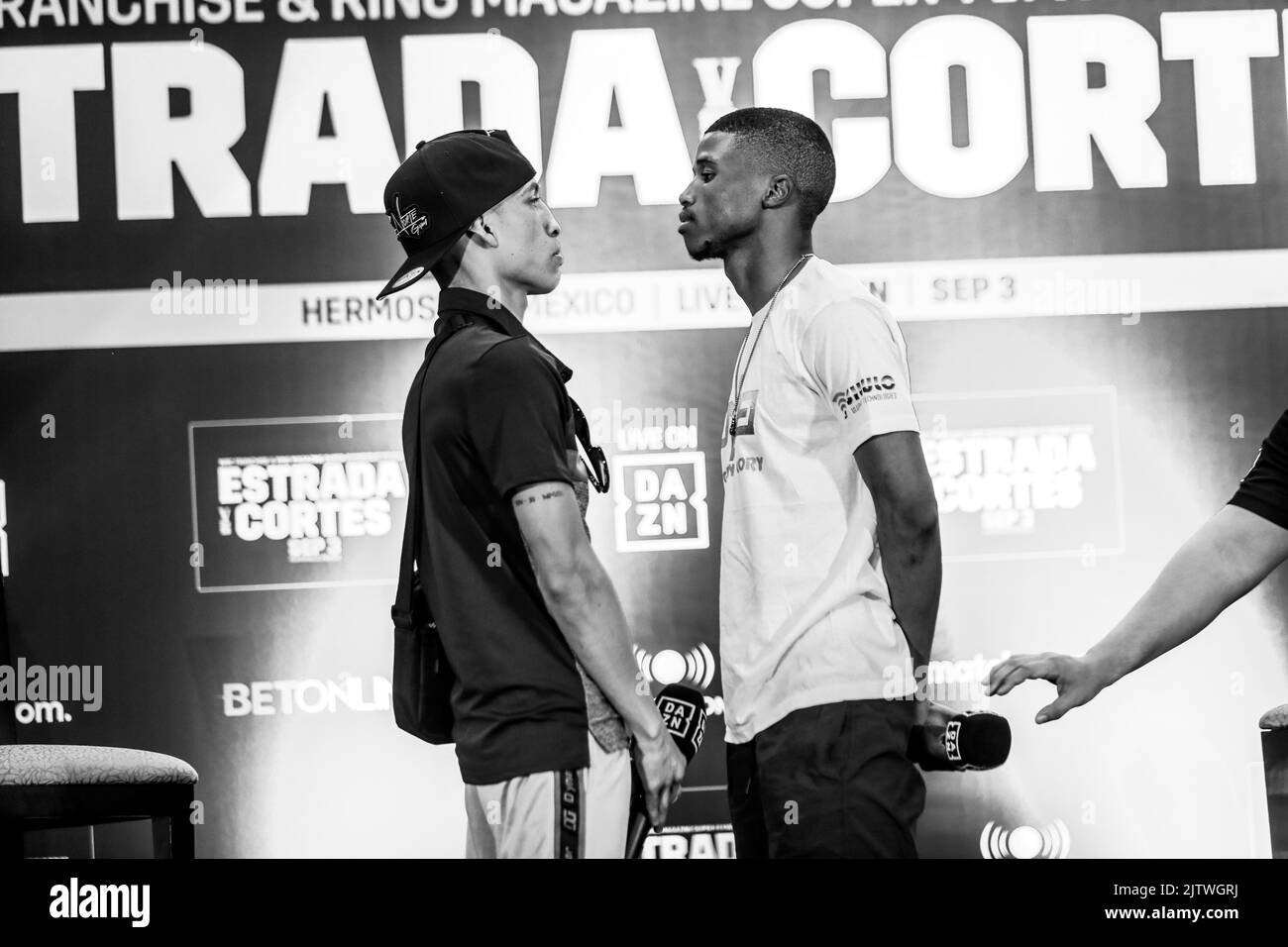 Héctor “Baby Bull” Flores (L) and Sivenathi “Special One” Nontshinga ...