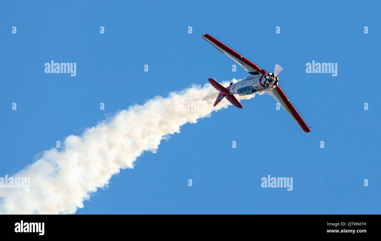 Aeroshell aerobatic team plane hi-res stock photography and images - Alamy