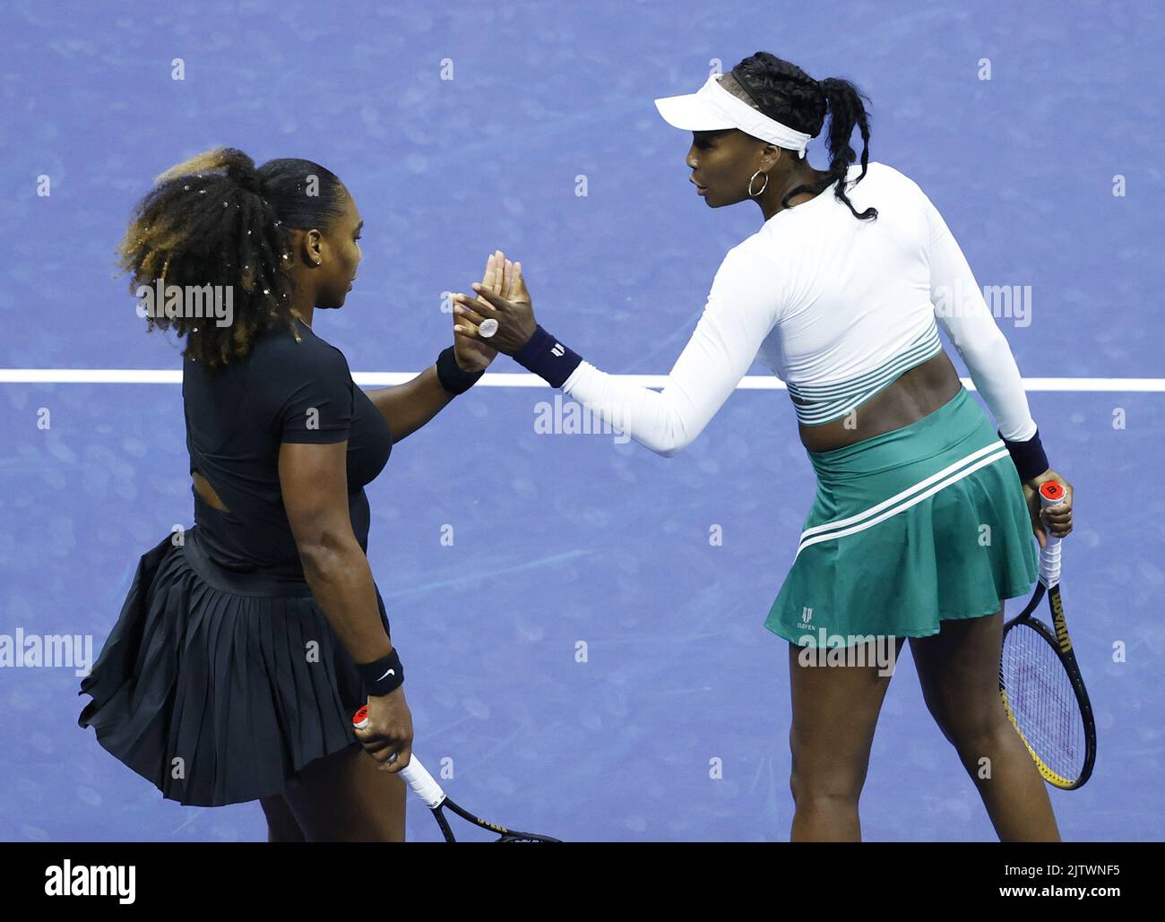 Serena Williams E Venus Williams Giocano A Tennis