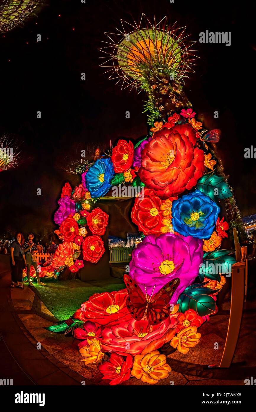 Gardens By The Bay Mid-Autumn Festival 2022. The theme Lanterns Of Reunion Stock Photo - Alamy