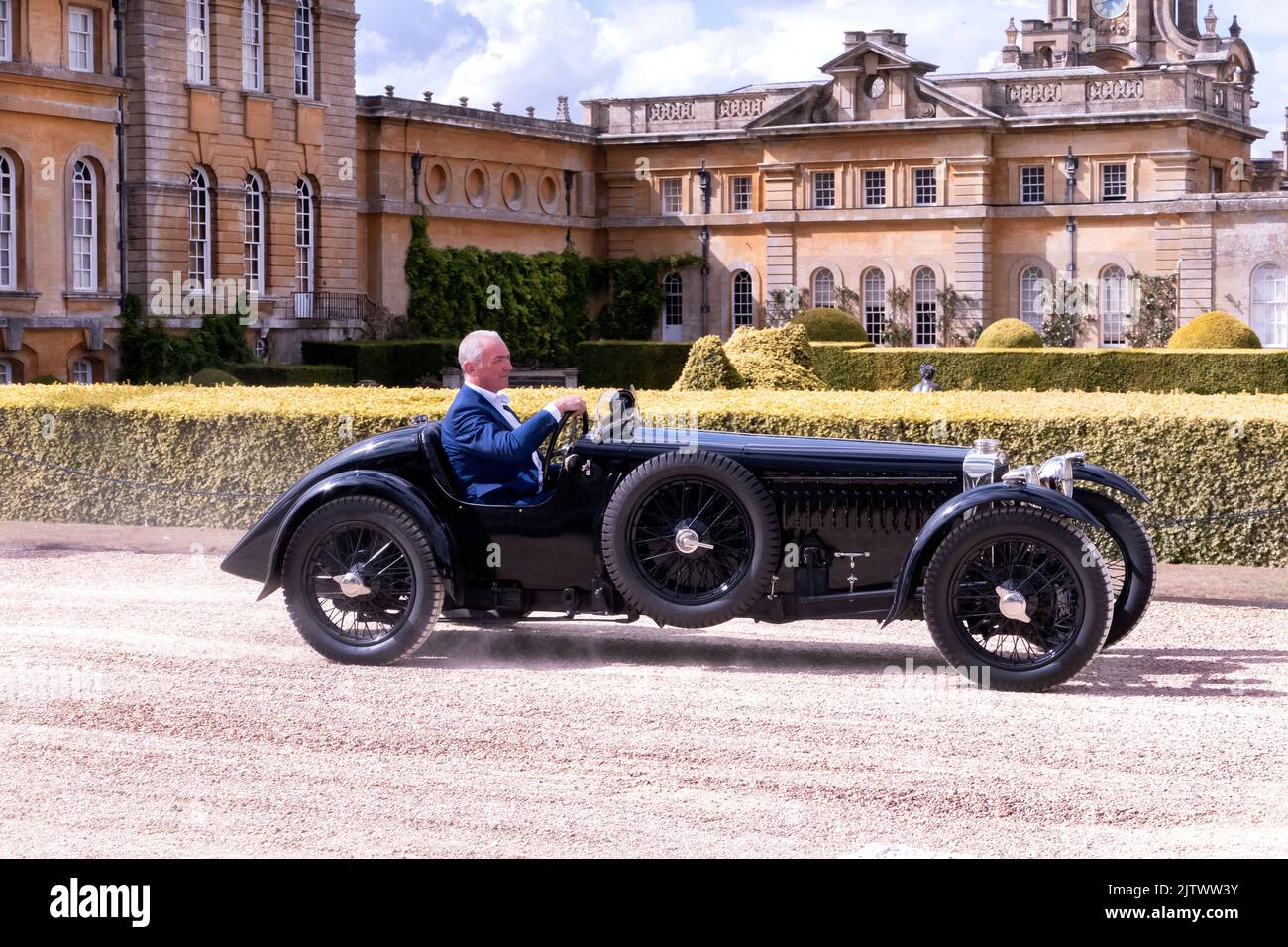 Bond super sports hi-res stock photography and images - Alamy