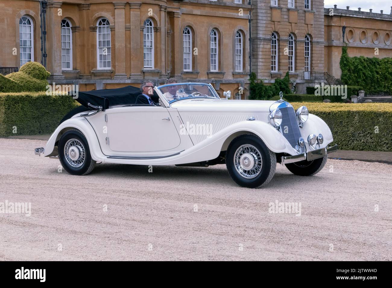 Mercedes benz 290a hi-res stock photography and images - Alamy