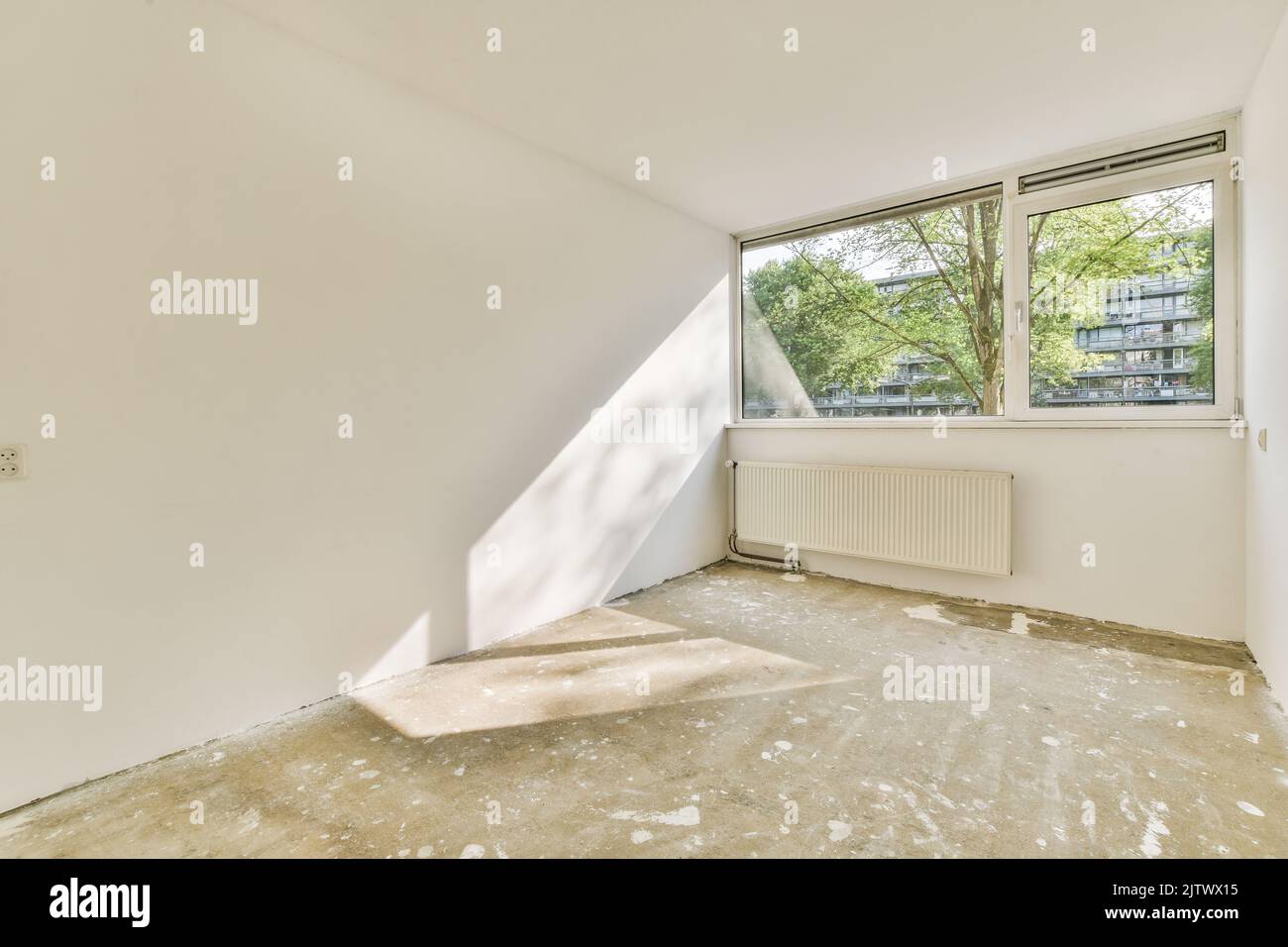 A cozy and spacious empty room in a luxury house Stock Photo - Alamy