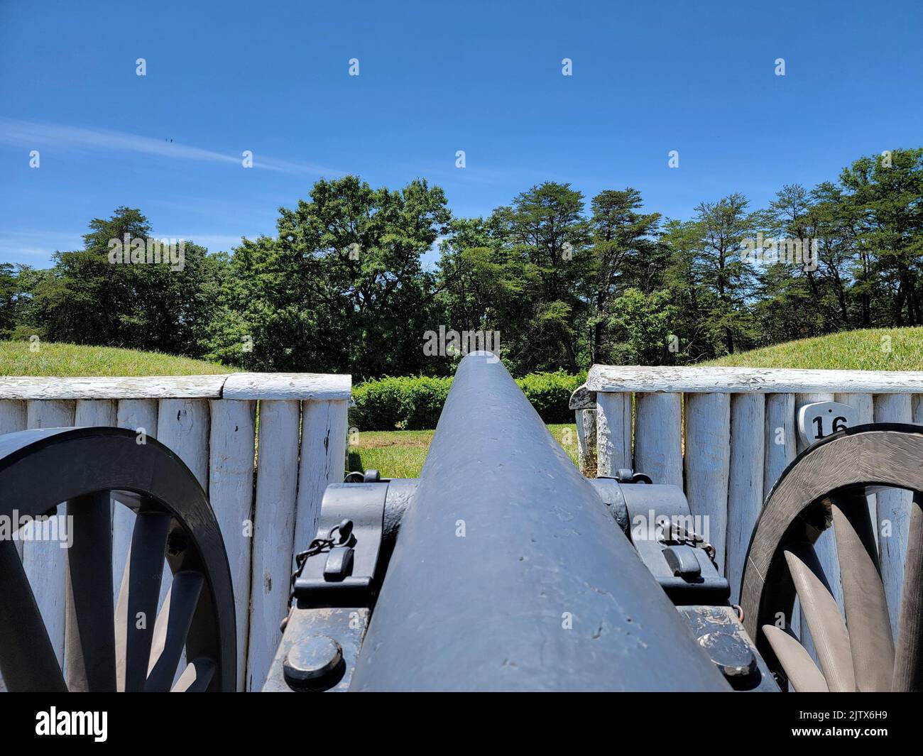 Fort cannon weapon hi-res stock photography and images - Alamy