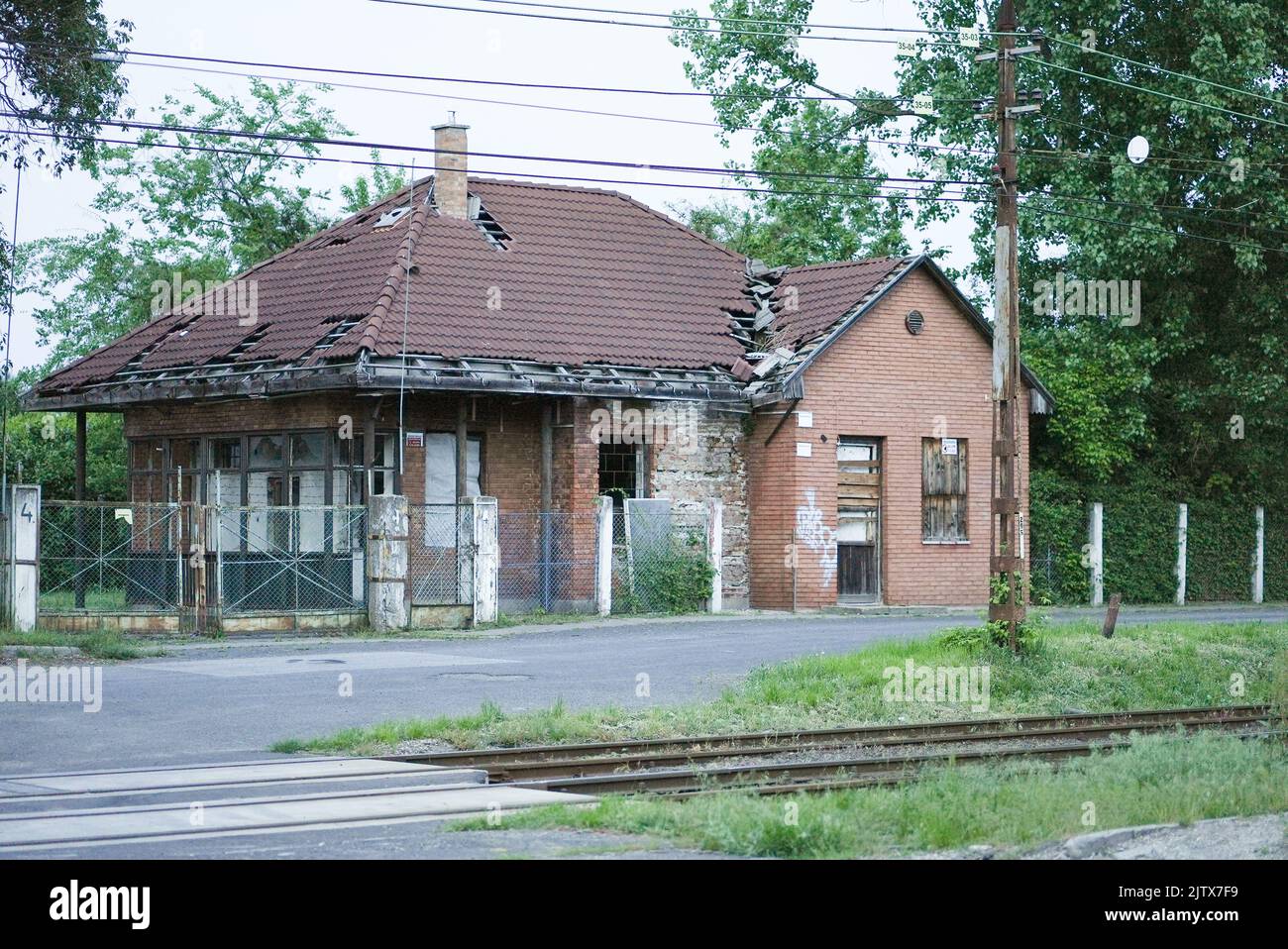 Motel derelict house hi-res stock photography and images - Alamy