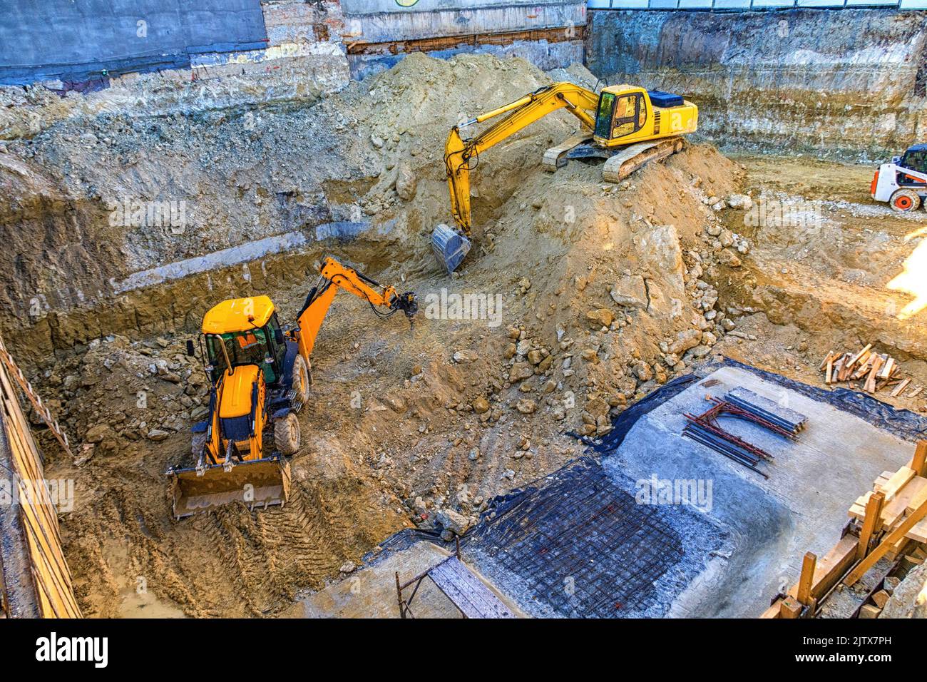 Heavy construction work hi-res stock photography and images - Alamy