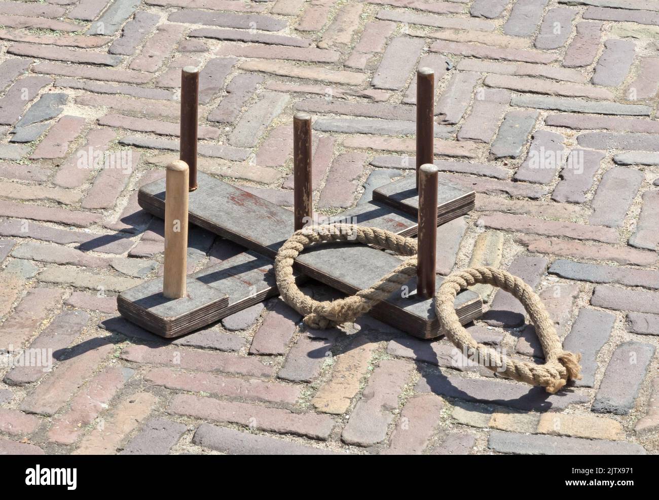 Rope loop game hi-res stock photography and images - Alamy