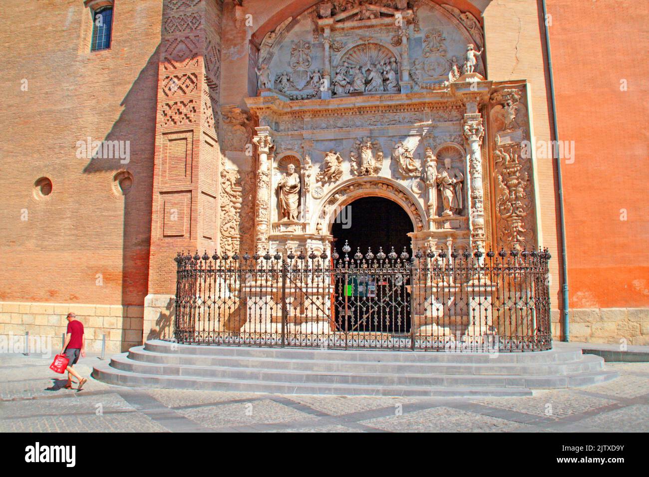 alabaster cover-altarpiece of the Collegiate Church of Santa Maria la ...