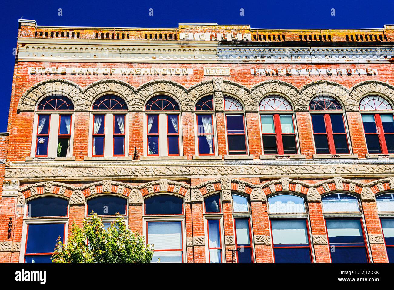 Pioneer building hi-res stock photography and images - Alamy
