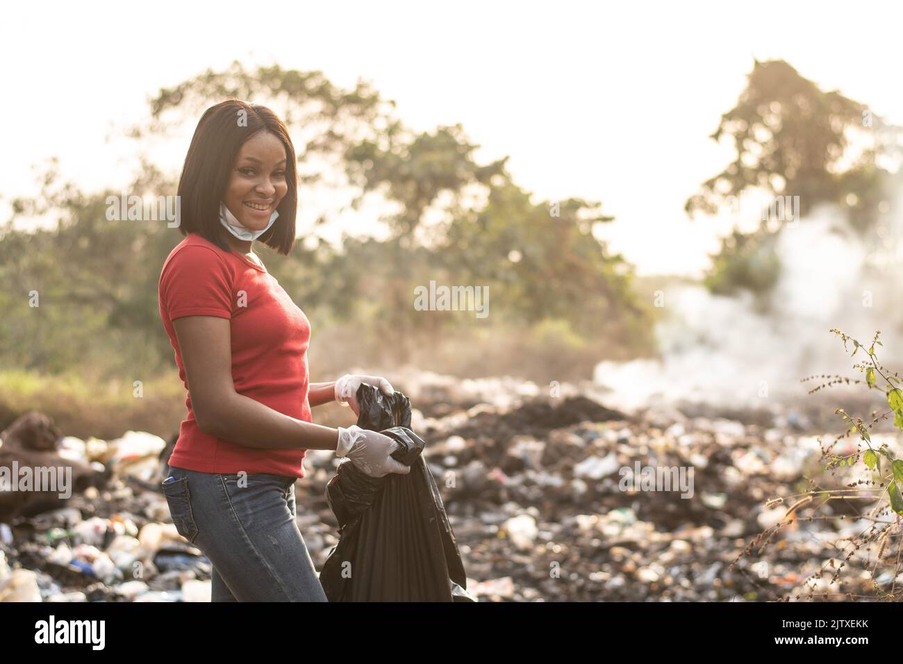 Woman cleaning up hi-res stock photography and images - Alamy