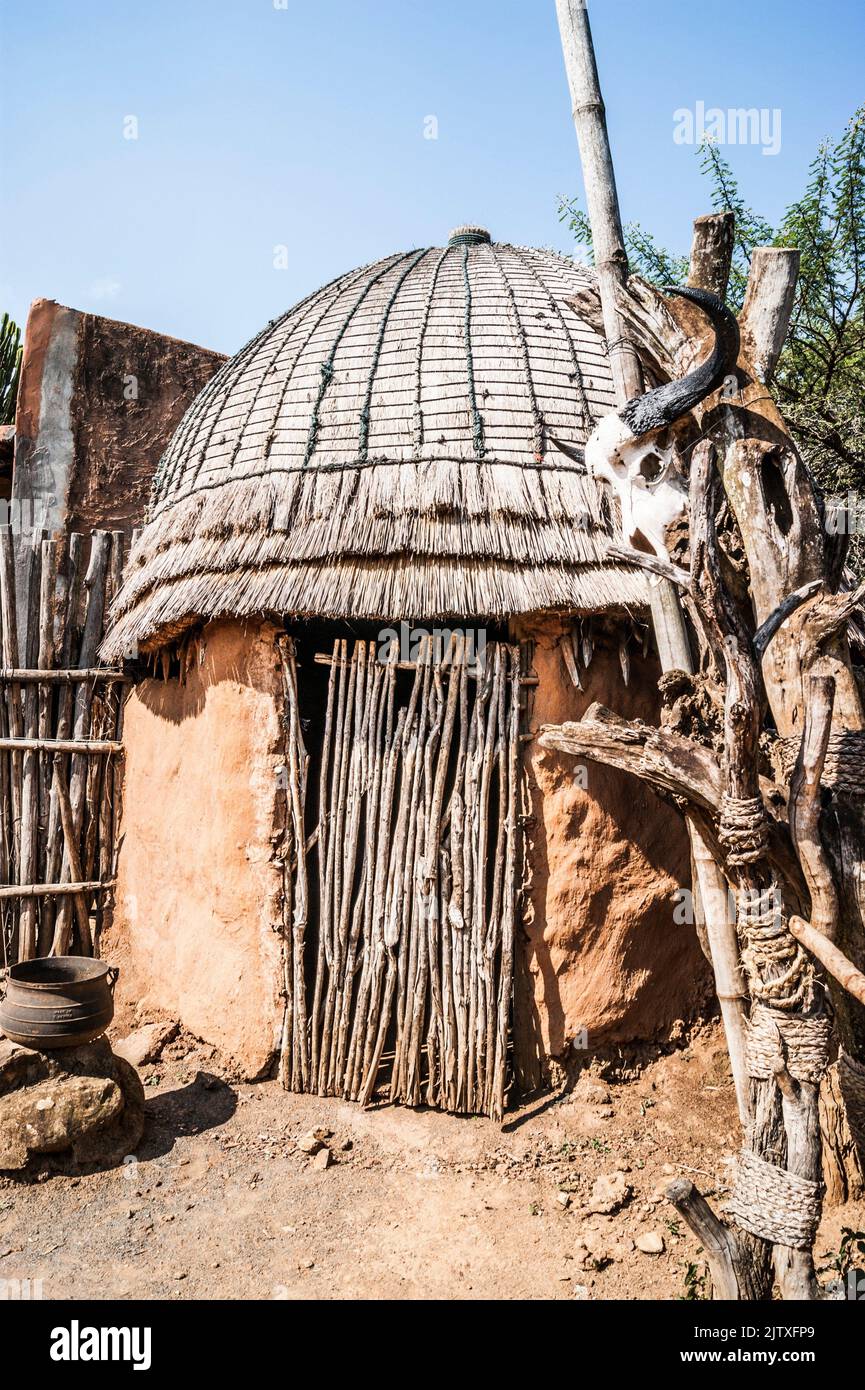 What Materials Are Used To Make A Zulu Hut at Lura Doty blog