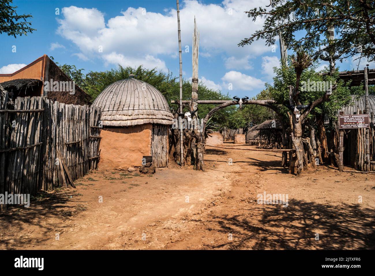 Zulu village traditional hi-res stock photography and images - Alamy
