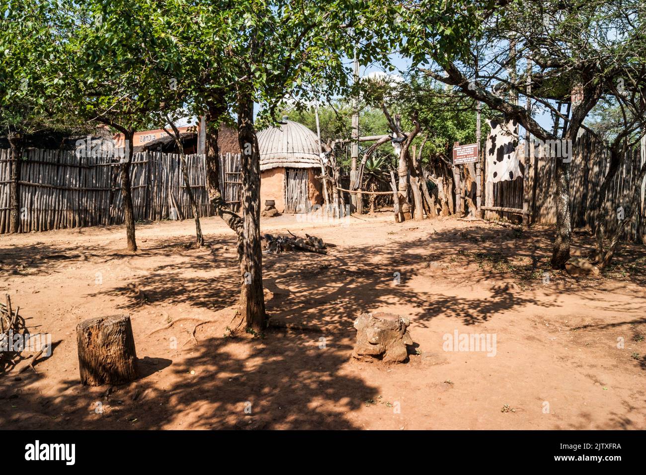 Shakaland cultural village zulu hi-res stock photography and images - Alamy