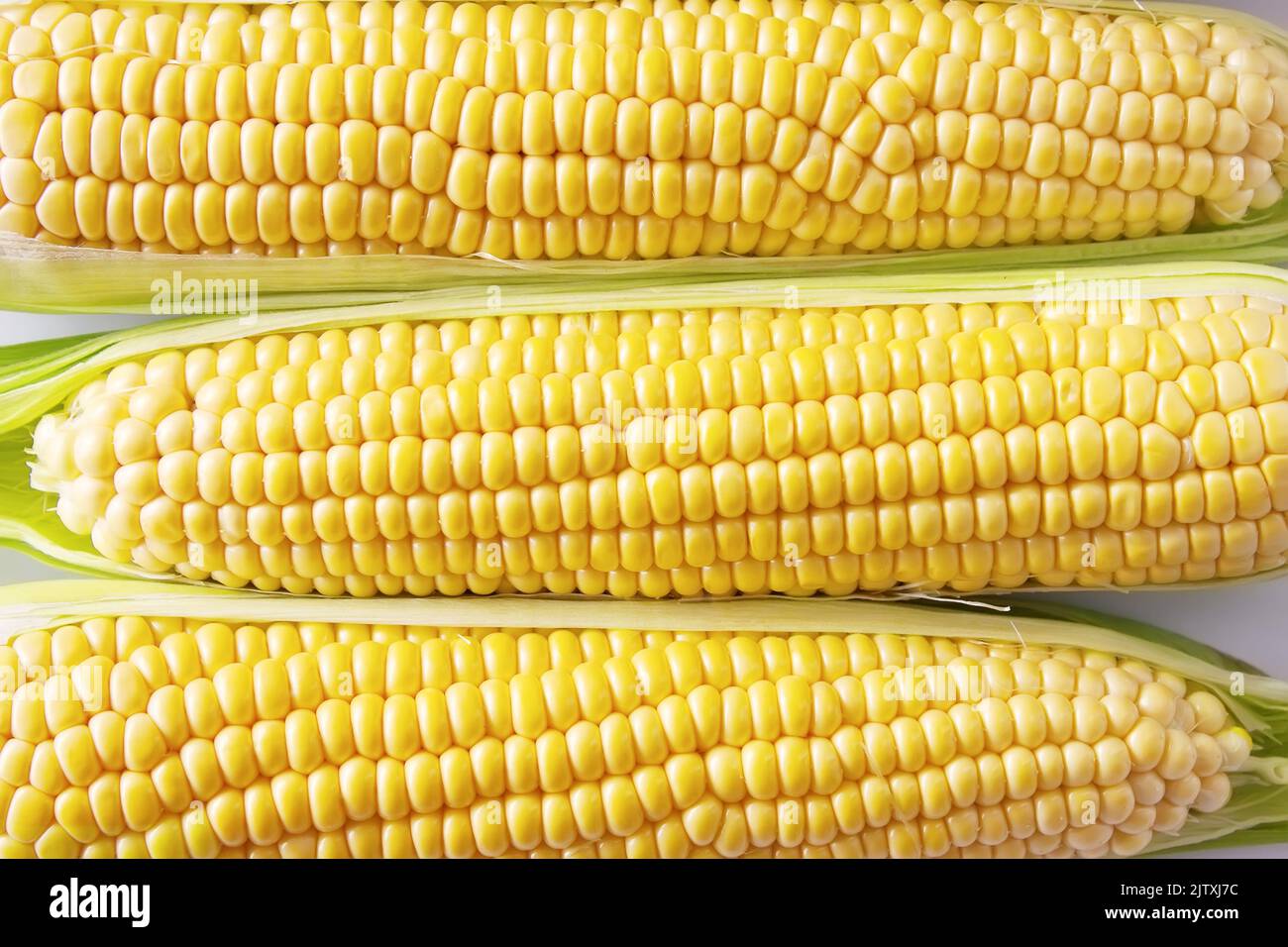 Grains of ripe sweet corn , closeup background Stock Photo - Alamy