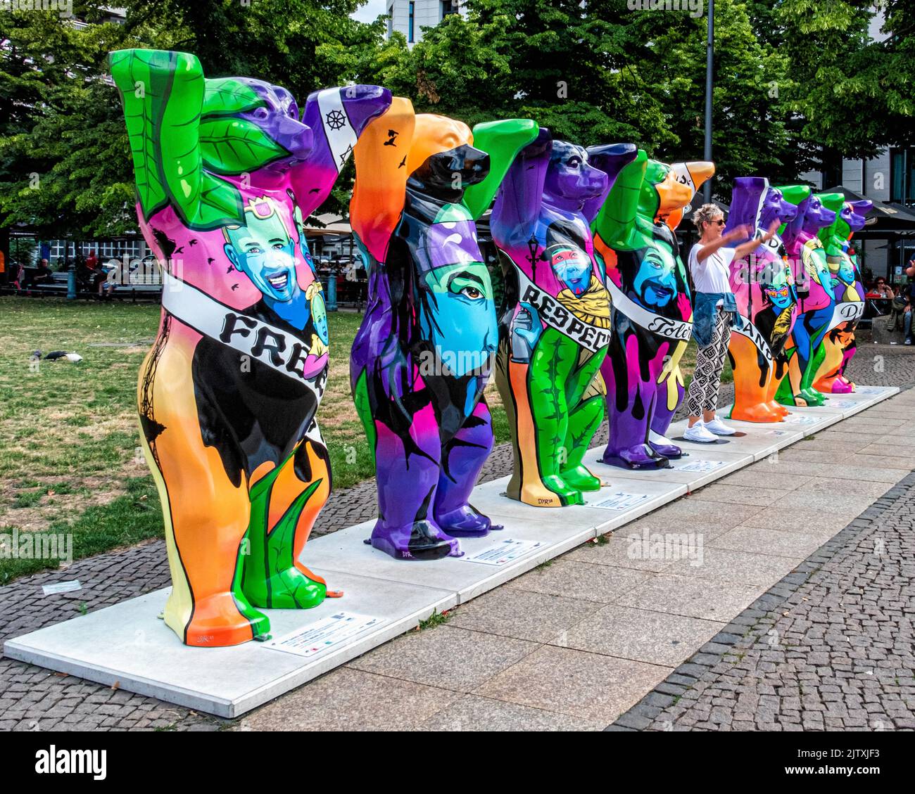 Buddy Bears hand in hand for Tolerance,- a public installation by ...