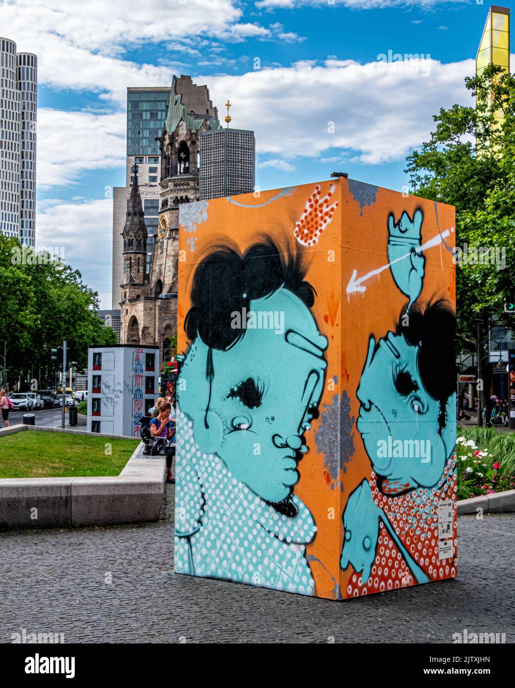 1 2 km strip hi-res stock photography and images - Alamy