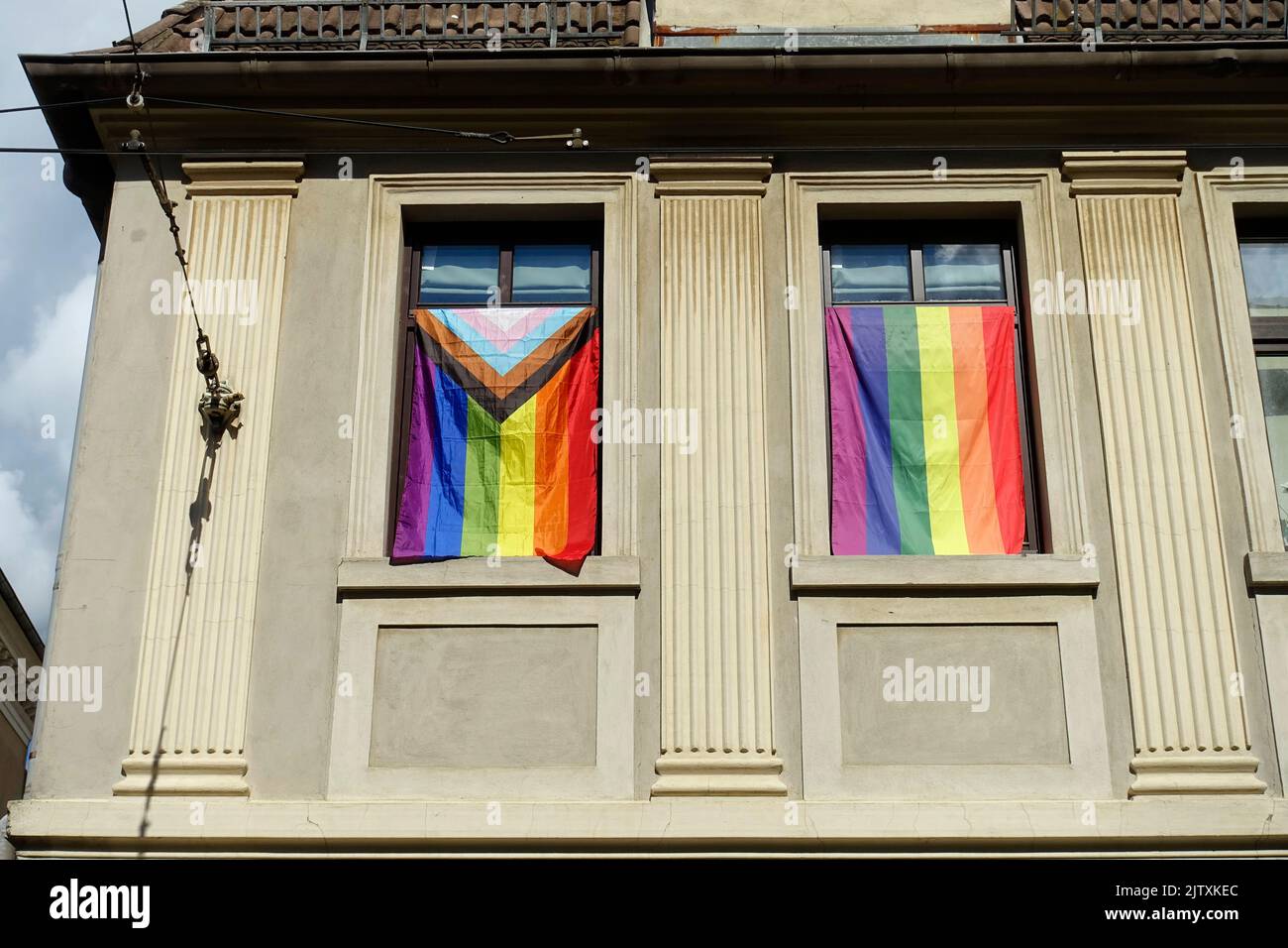 Rainbow peace flags hi-res stock photography and images - Alamy
