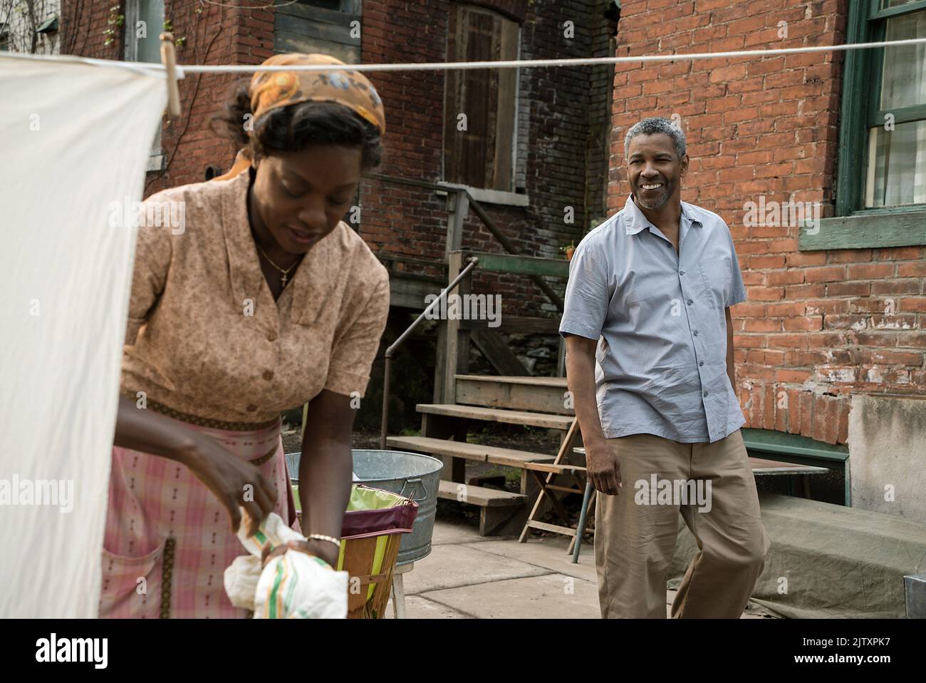 Fences Year : 2016 USA Director : Denzel Washington Viola Davis, Denzel ...
