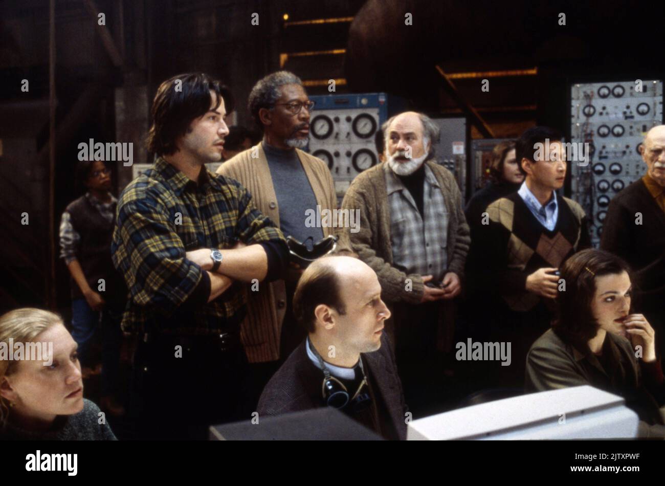 Chain Reaction Year : 1996 USA Director : Andrew Davis Keanu Reeves ...