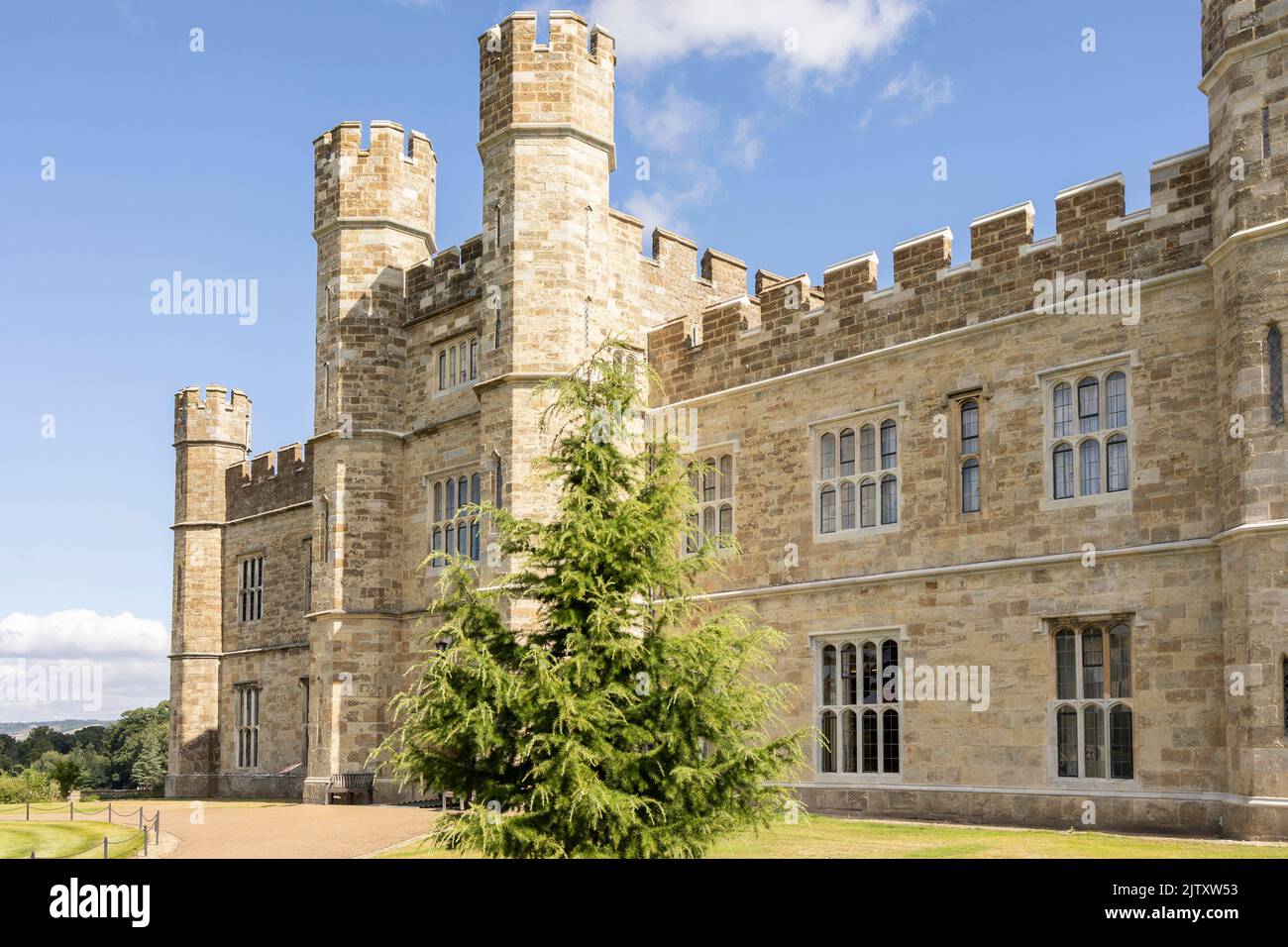 view of a english sandstone medieval castle Stock Photo - Alamy