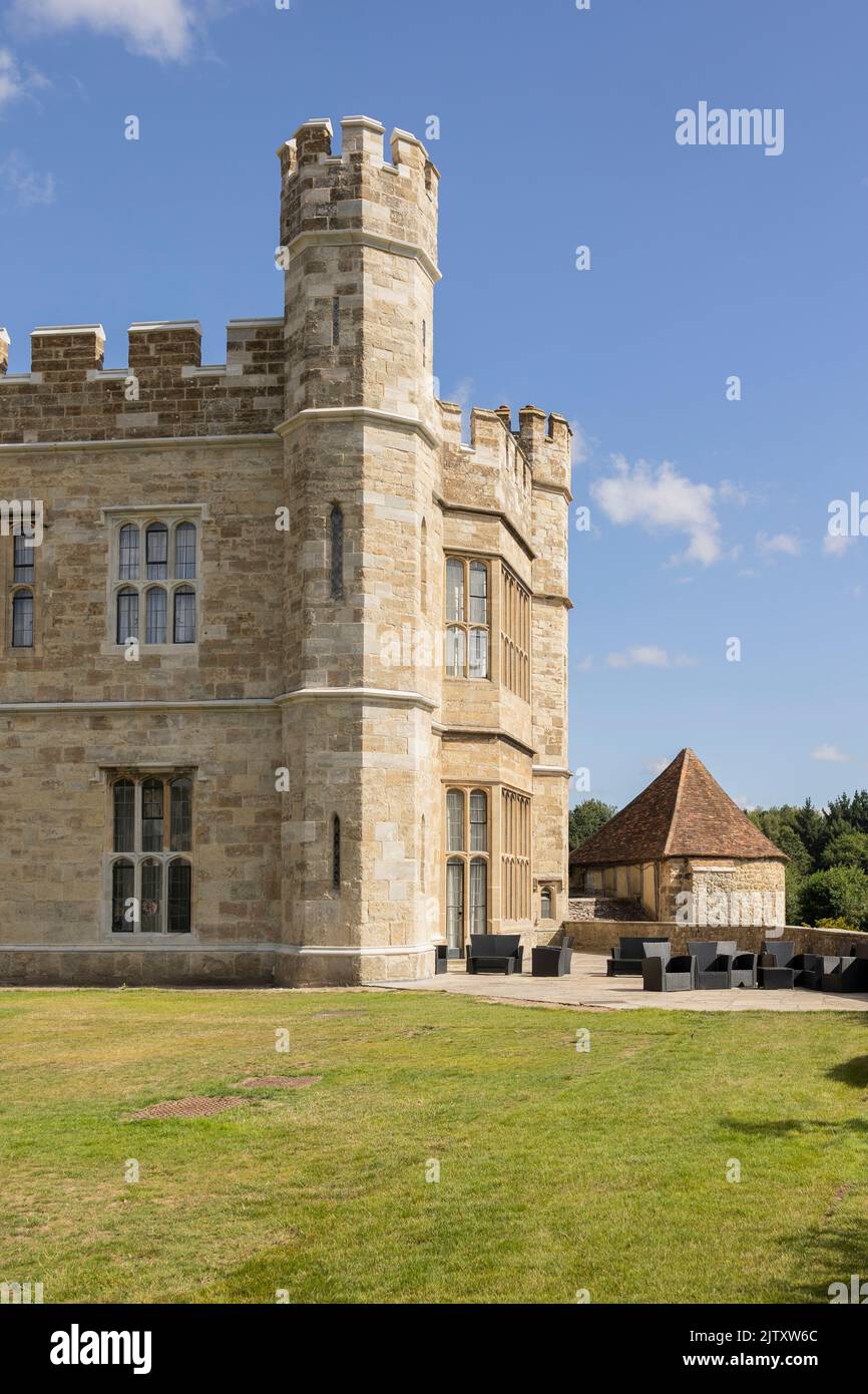 view of a english sandstone medieval castle Stock Photo - Alamy