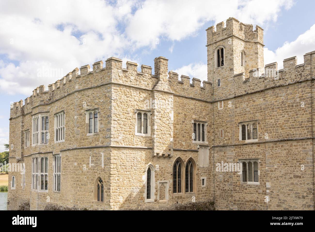 view of a english sandstone medieval castle Stock Photo - Alamy