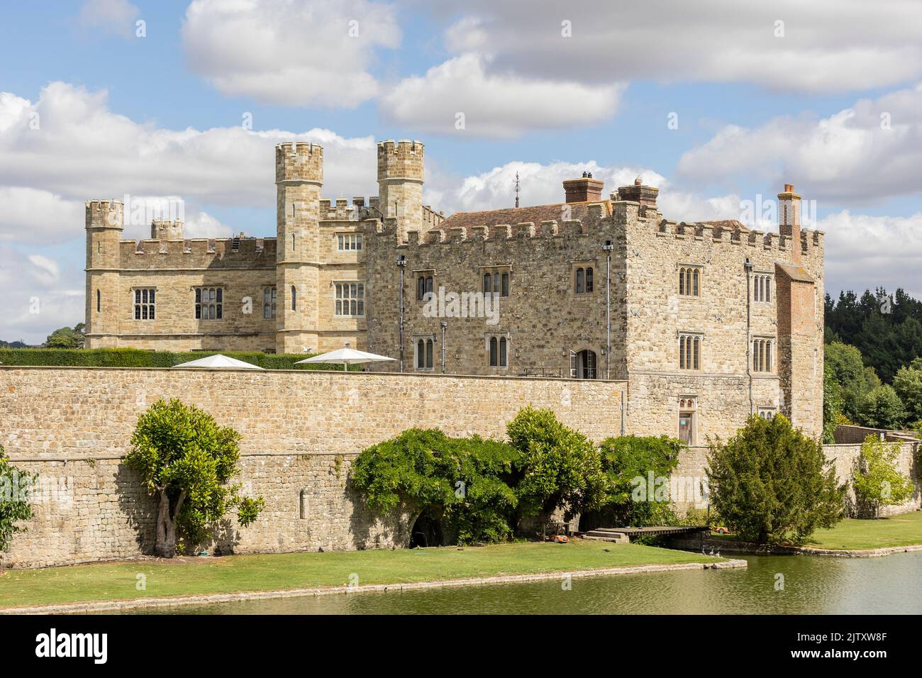 view of a english sandstone medieval castle Stock Photo - Alamy
