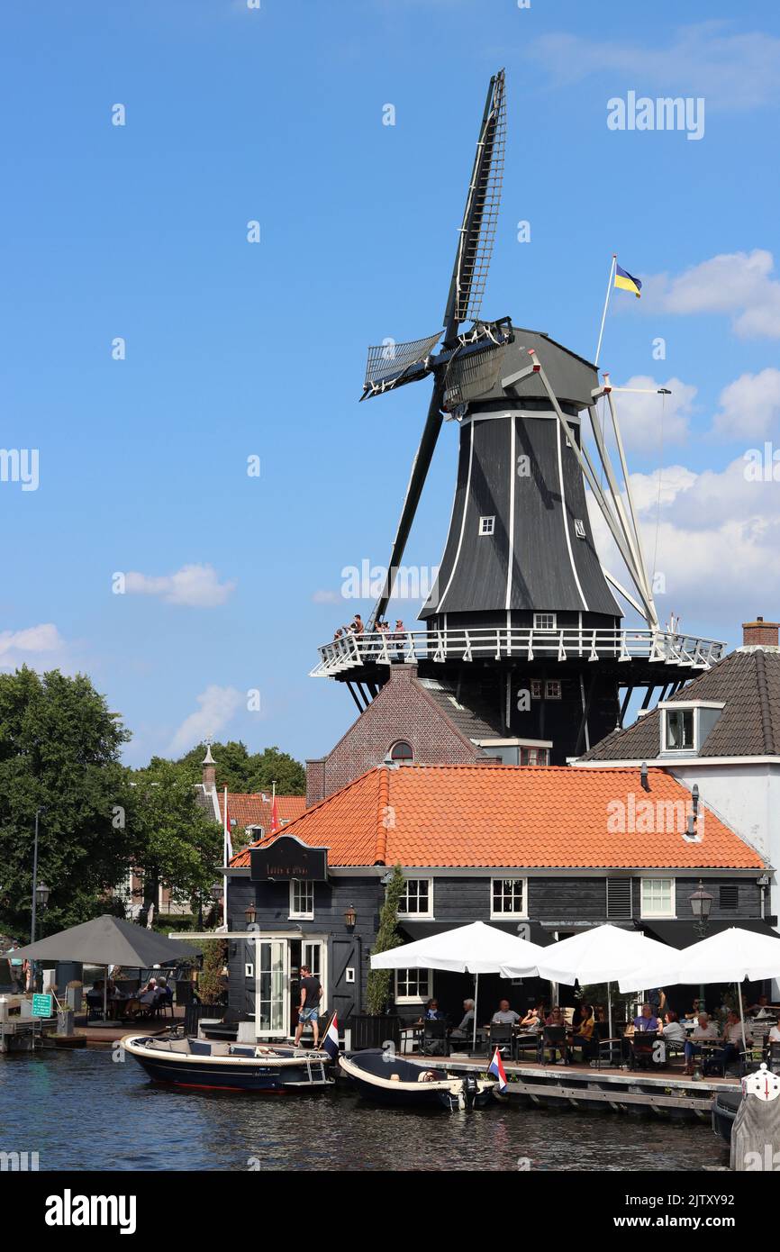 Beautiful dutch architecture hi-res stock photography and images - Alamy