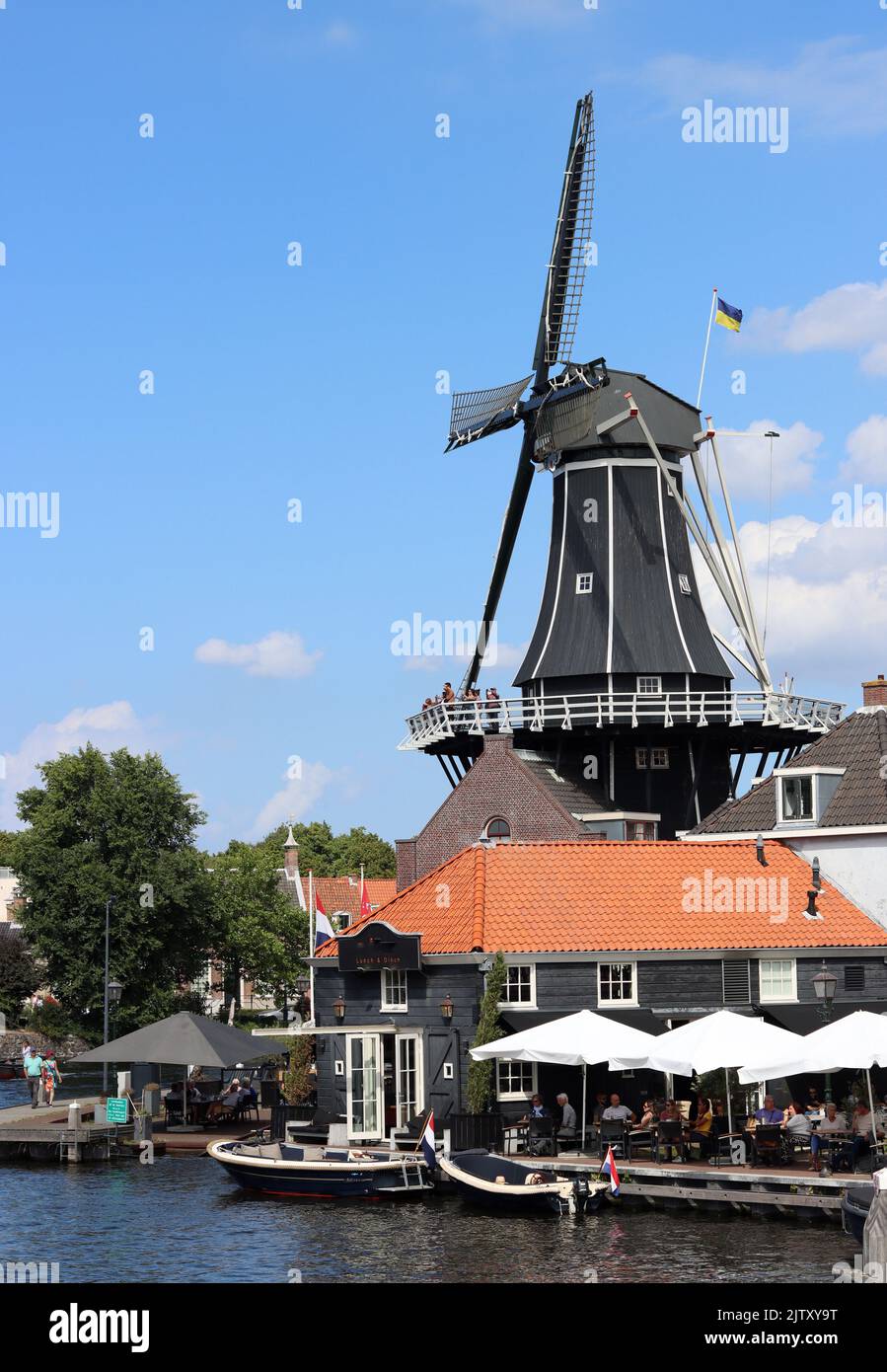 Beautiful dutch architecture hi-res stock photography and images - Alamy