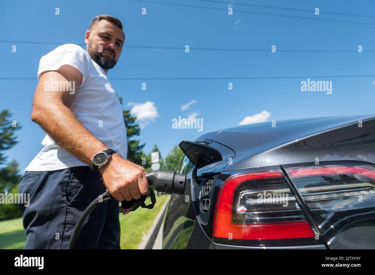 To connect to an electric car hi-res stock photography and images - Alamy
