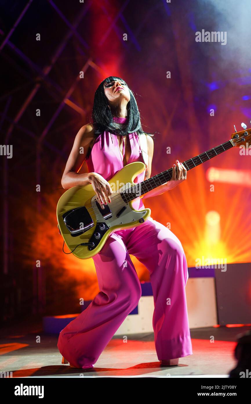 Dorset, UK. Thursday, 1 September, 2022. Laura Lee of Khruangbin ...