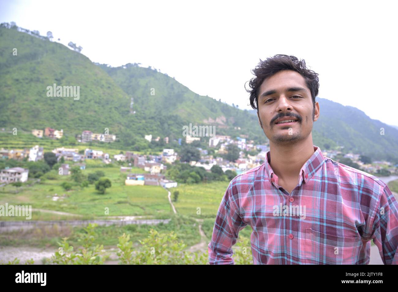 a sudden click picture with nostalgic nature, viewing the top of the ...