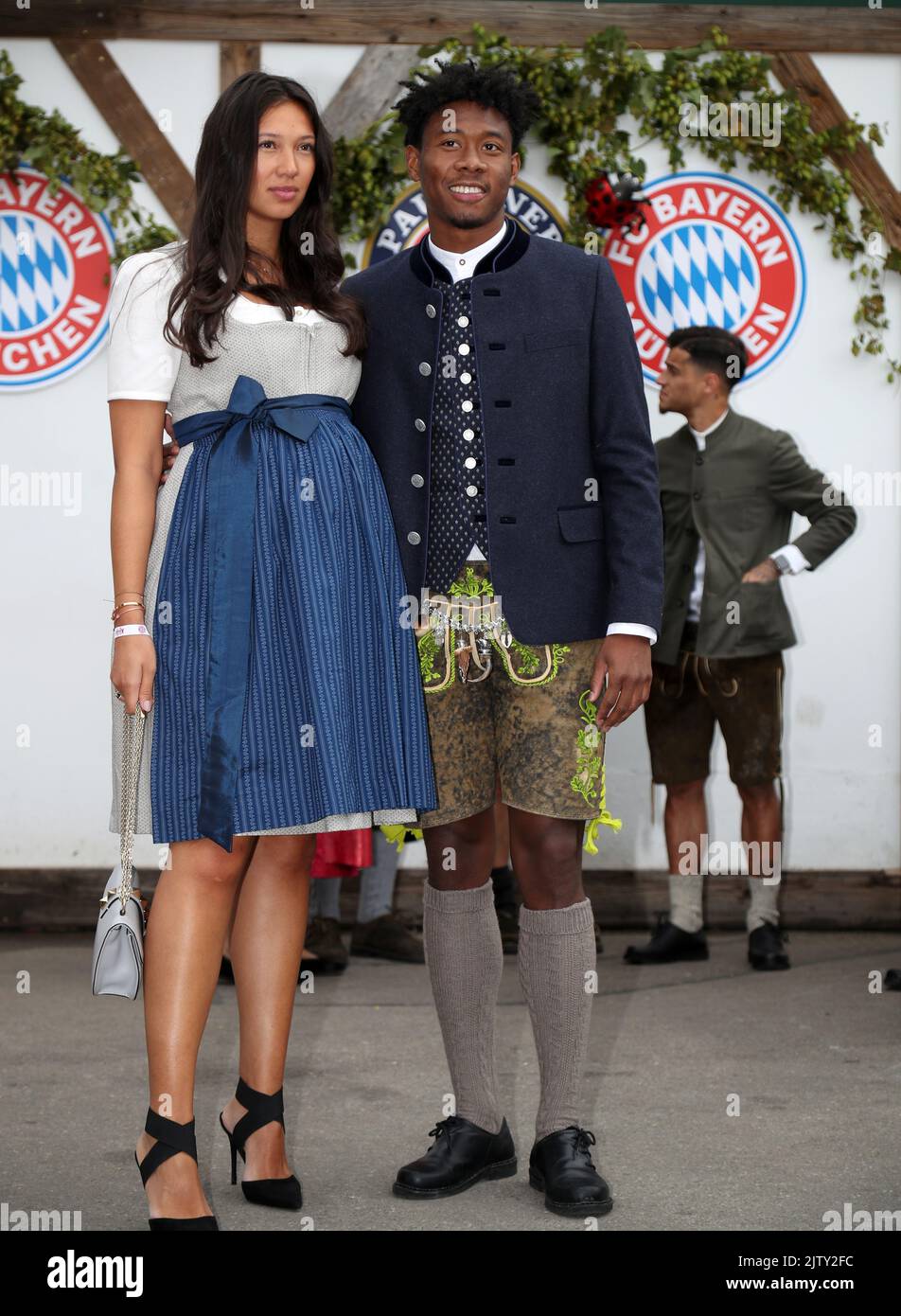 David Alaba mit Shalimar Heppner FC Bayern MŸnchen Oktoberfestbesuch ...