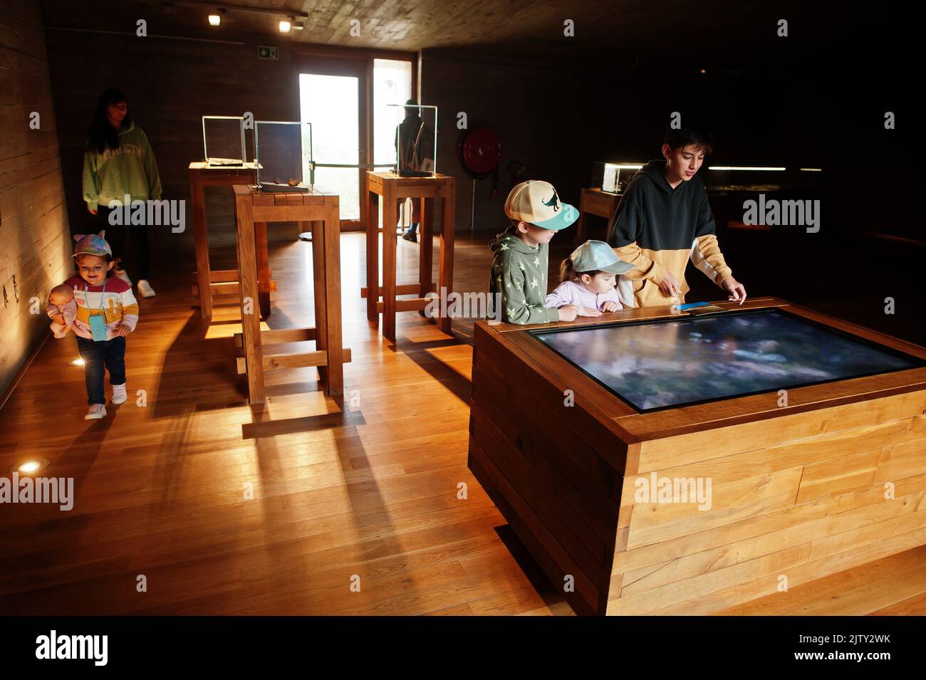 Child map museum hi-res stock photography and images - Alamy