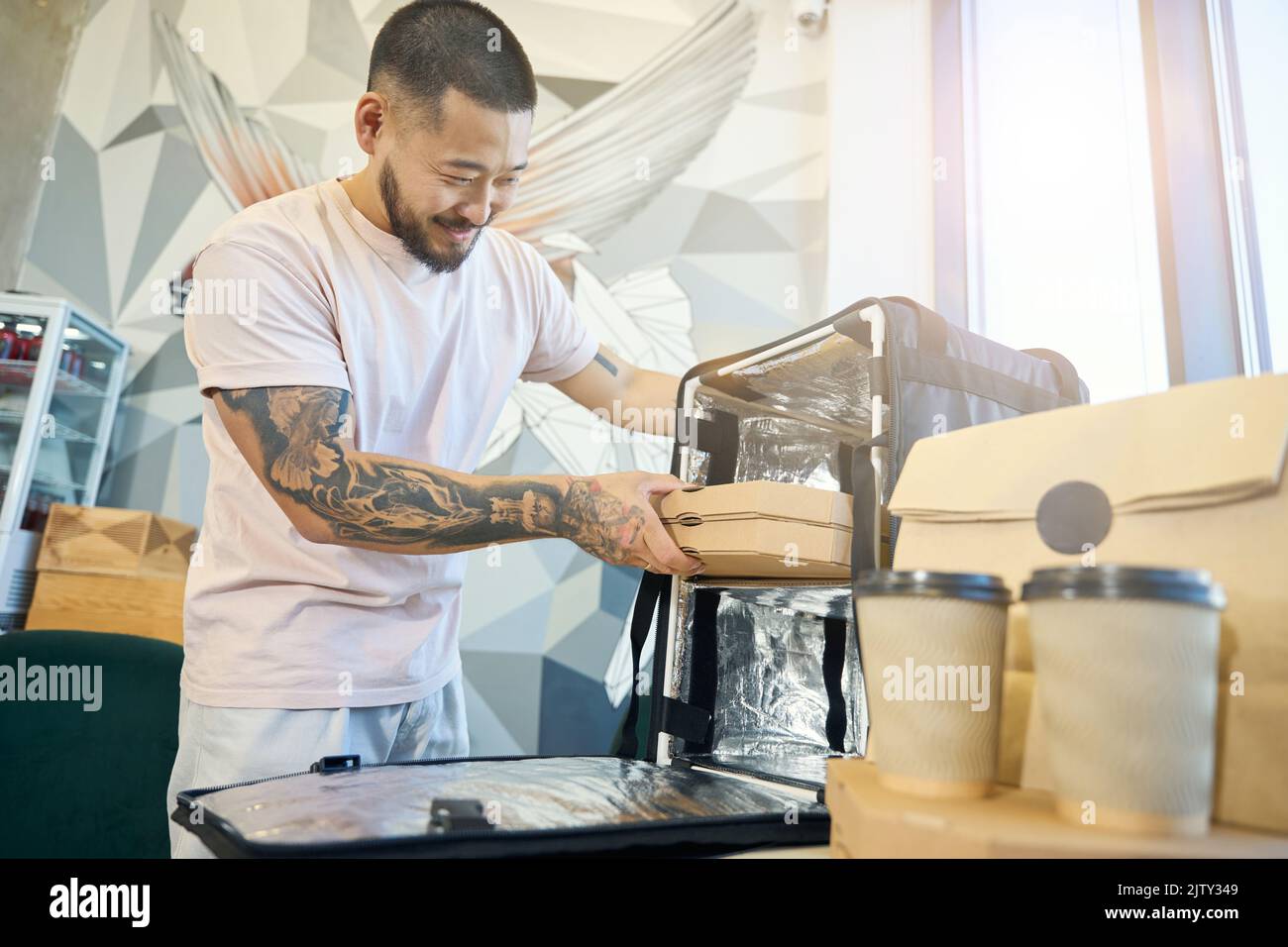 Food and drink deliveries hi-res stock photography and images - Alamy